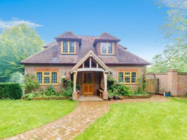 2 bedroom cottage for rent in Main Road, Knockholt, TN14