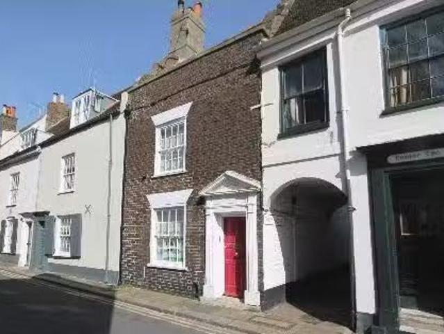 2 bedroom cottage for rent in Middle Street, Deal, CT14