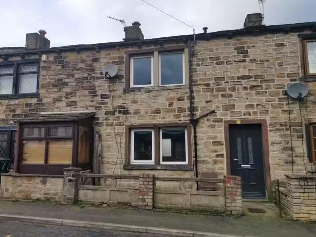 2 bedroom cottage for rent in Moor Lane, Birkenshaw, BD11