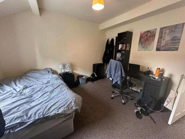 2 bedroom cottage for rent in Moorland Avenue, Hyde Park, Leeds, LS6