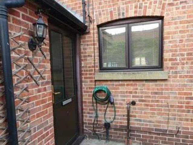 2 Bedroom Cottage For Rent In Newark