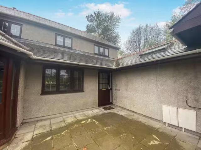 2 bedroom cottage for rent in Oak Cottage, Bryntirion, Bridgen.