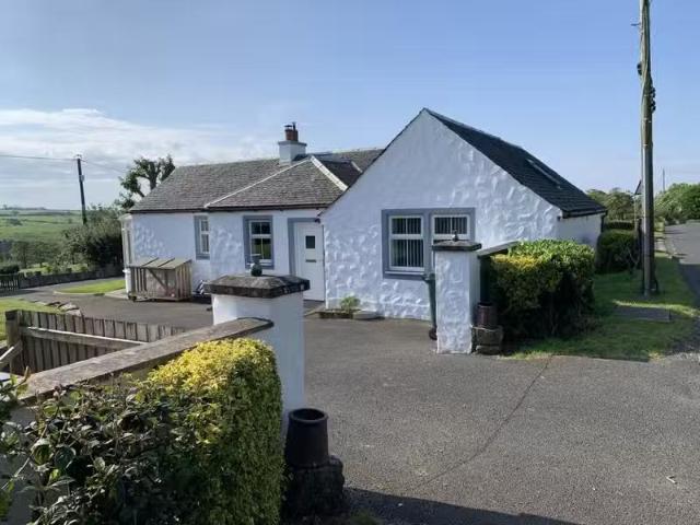 2 bedroom cottage for rent in Old Glasgow Road, Stewarton, KA3