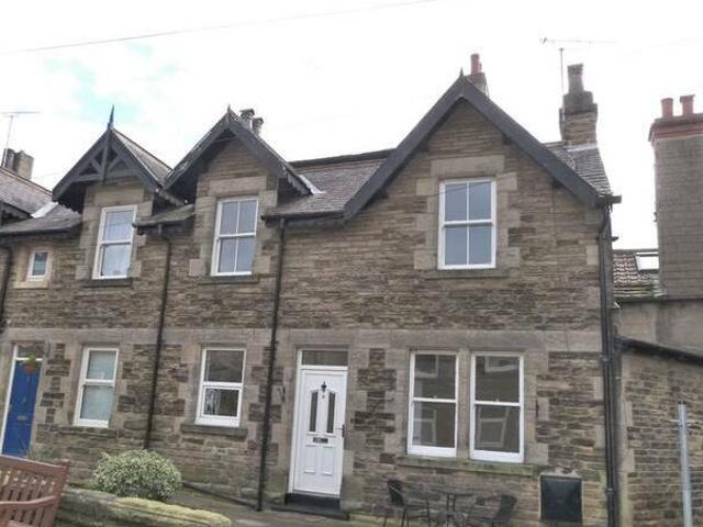 2 bedroom cottage for rent in Park Square Knaresborough HG5