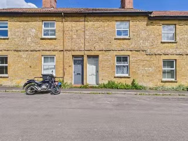 2 bedroom cottage for rent in Queen Street, Tintinhull, BA22