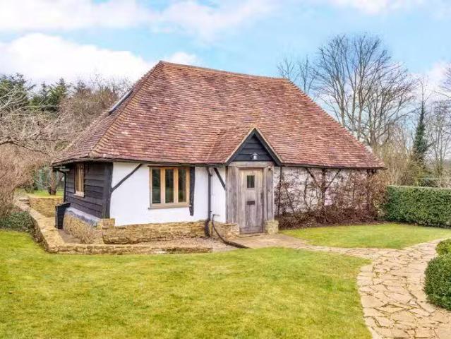 2 bedroom cottage for rent in SHORT LET Eashing Lane, Godalm.