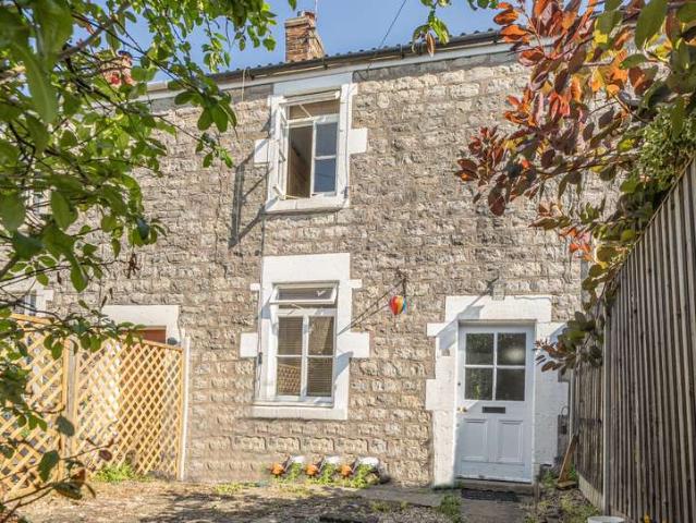 2 Bedroom Cottage House