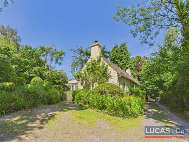 2 Bedroom Cottage House