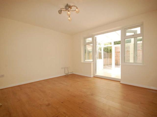 2 Bedroom Cottage House