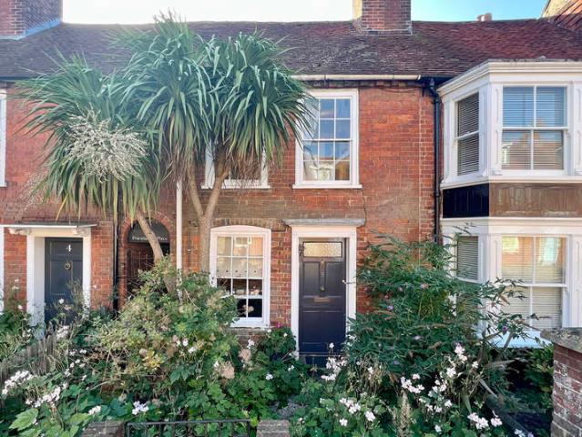 2 Bedroom Cottage House