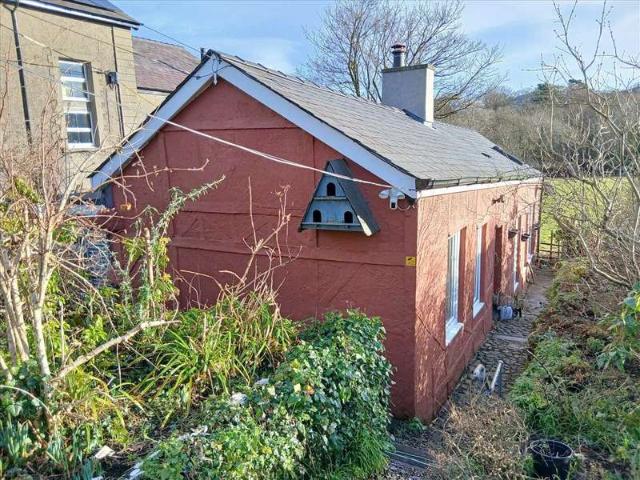2 Bedroom Cottage House