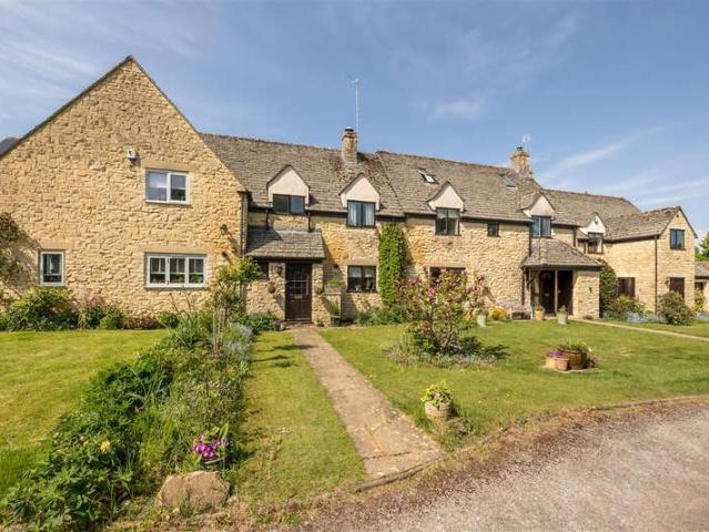 2 Bedroom Cottage House