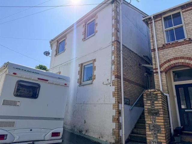 2 Bedroom Cottage House