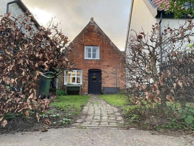 2 Bedroom Cottage House