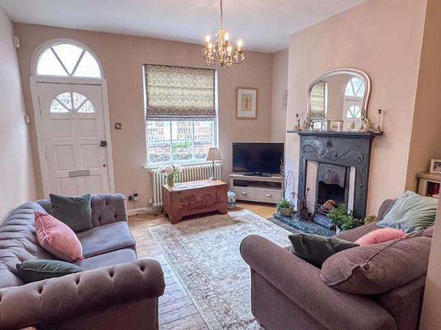 2 Bedroom Cottage House