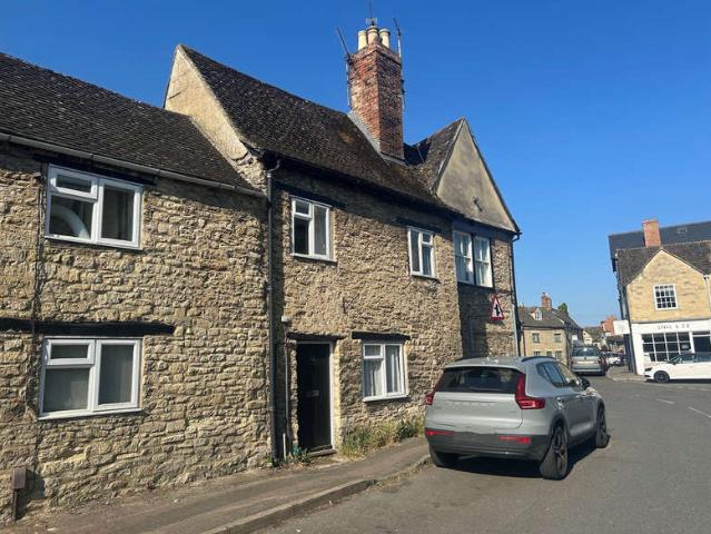 2 Bedroom Cottage House