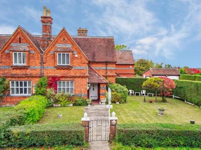 2 Bedroom Cottage House