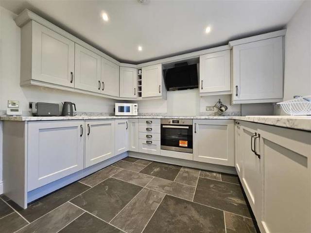 2 Bedroom Cottage House