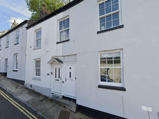 2 Bedroom Cottage House