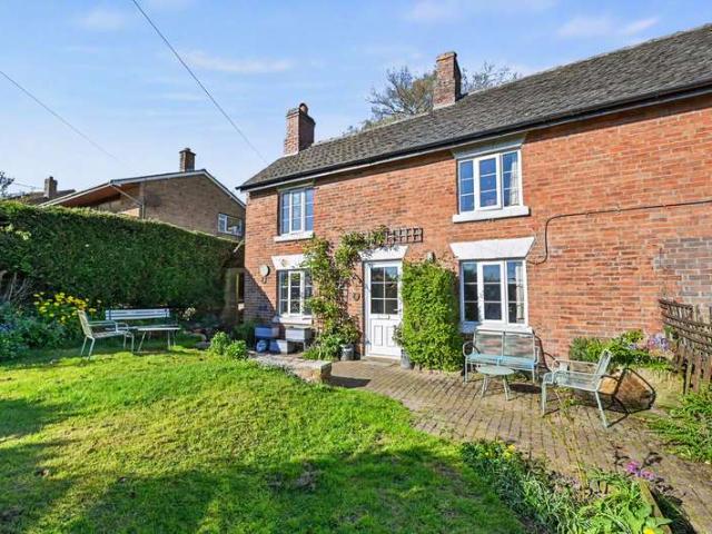 2 Bedroom Cottage House