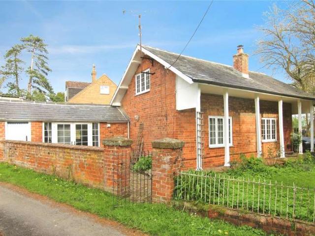 2 Bedroom Cottage House