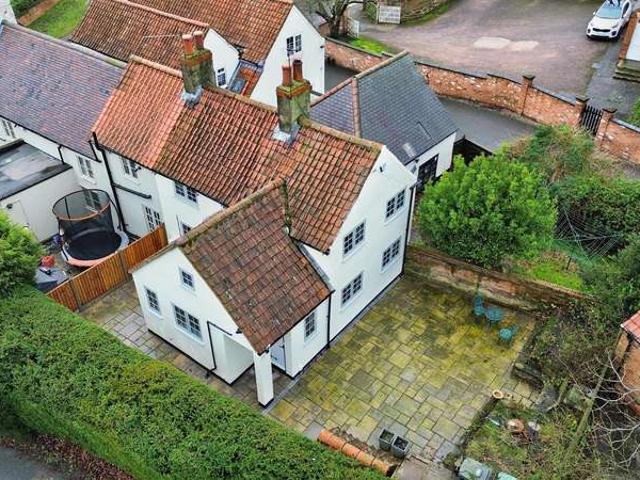 2 Bedroom Cottage House
