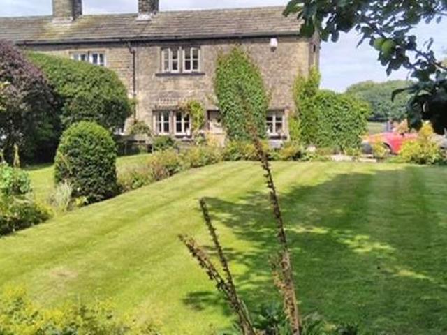 2 Bedroom Cottage House