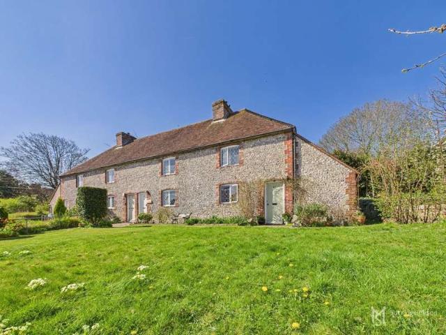 2 Bedroom Cottage House