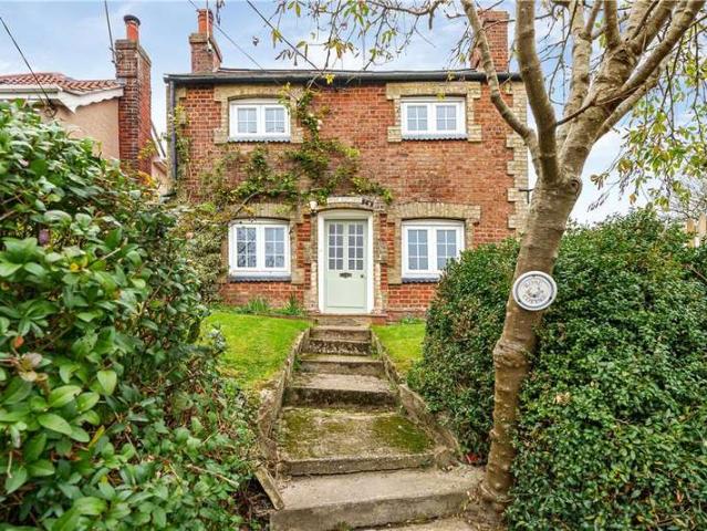 2 Bedroom Cottage House