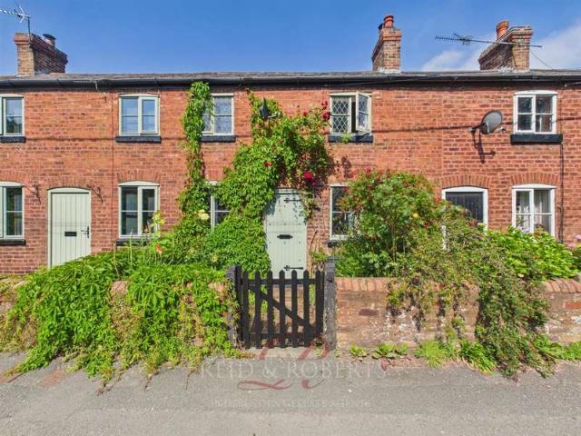 2 Bedroom Cottage House