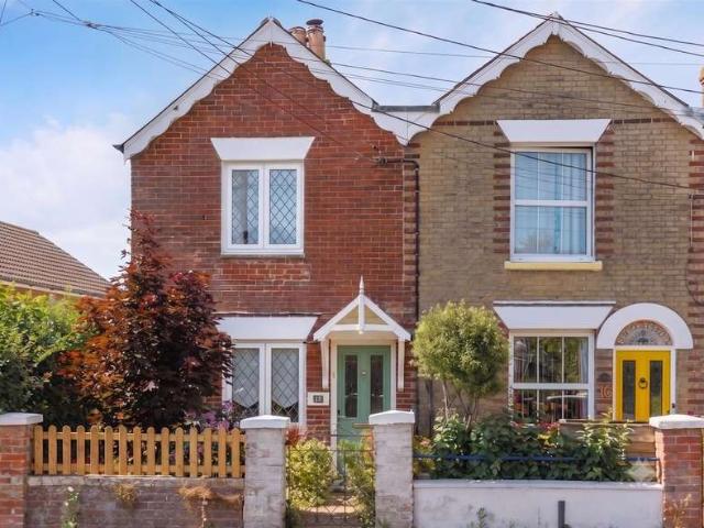 2 Bedroom Cottage House