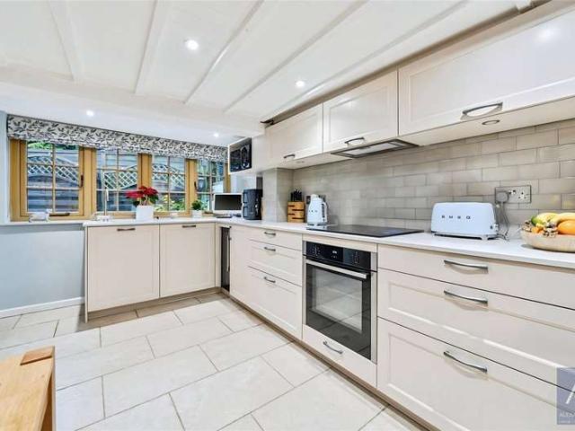 2 Bedroom Cottage House
