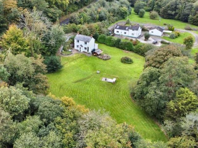 2 Bedroom Cottage House