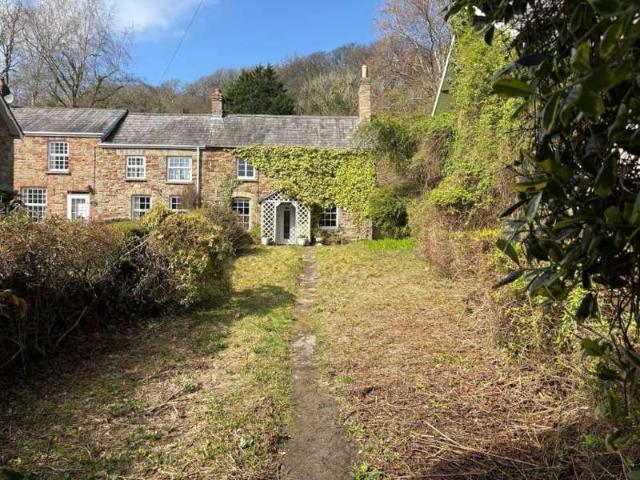 2 Bedroom Cottage House