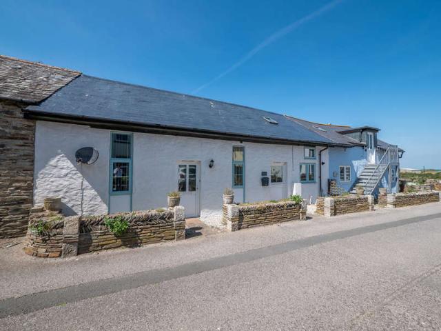2 Bedroom Cottage House