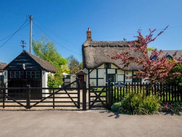 2 Bedroom Cottage House
