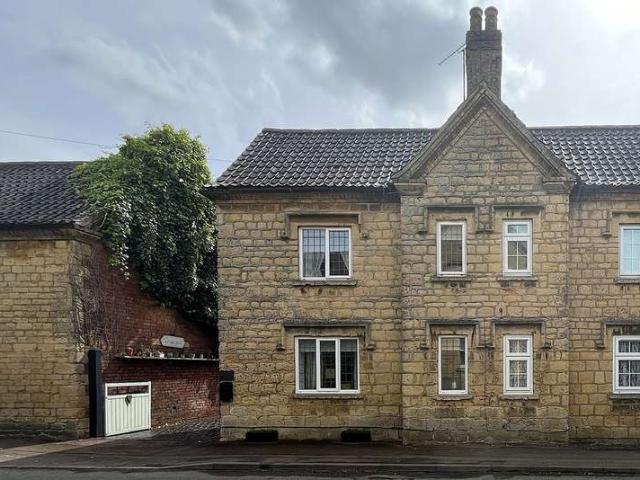 2 Bedroom Cottage House