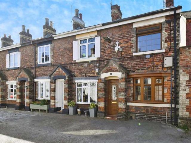 2 Bedroom Cottage House
