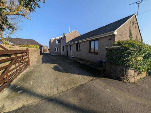 2 Bedroom Cottage House