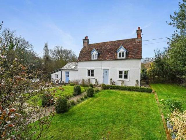 2 Bedroom Cottage House