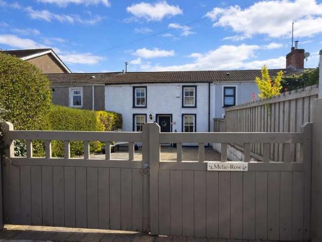 2 Bedroom Cottage House