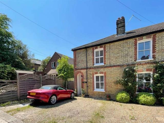 2 Bedroom Cottage House