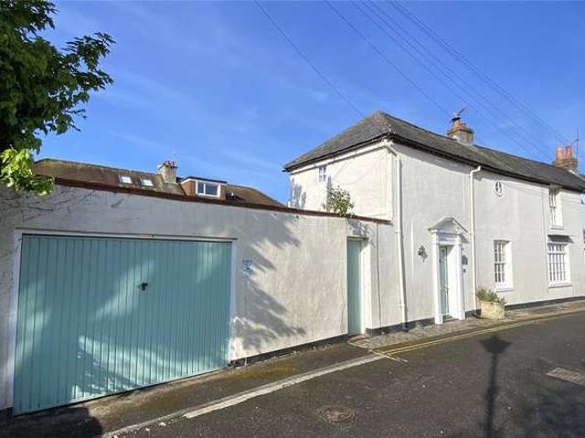 2 Bedroom Cottage House