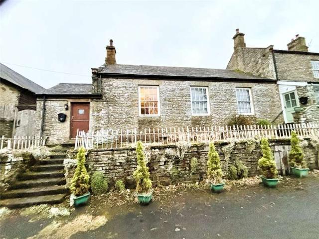 2 Bedroom Cottage House