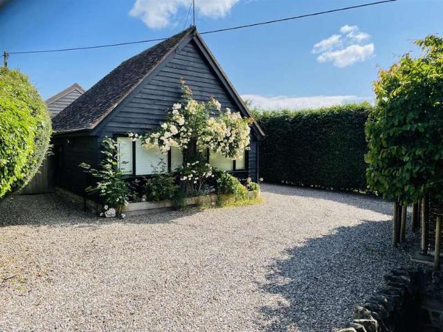 2 Bedroom Cottage House