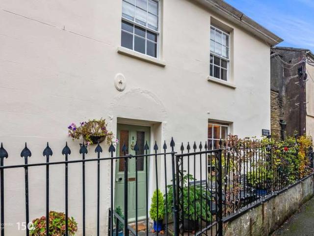 2 Bedroom Cottage House