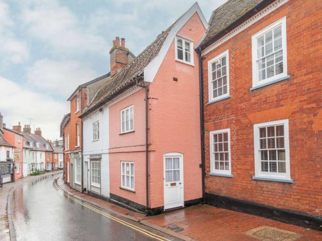 2 Bedroom Cottage House