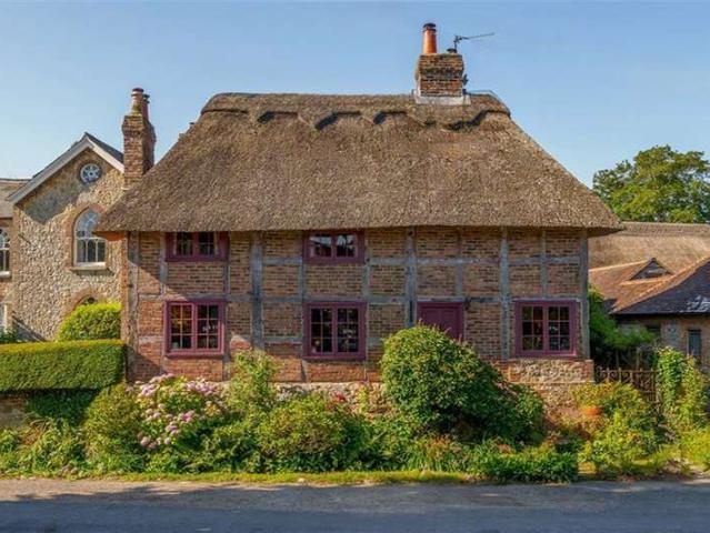 2 Bedroom Cottage House