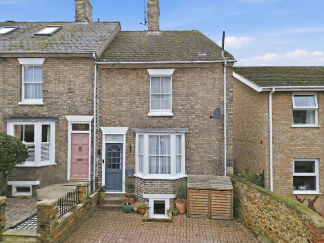 2 Bedroom Cottage House