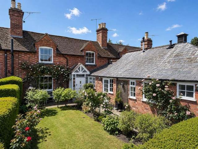 2 Bedroom Cottage House